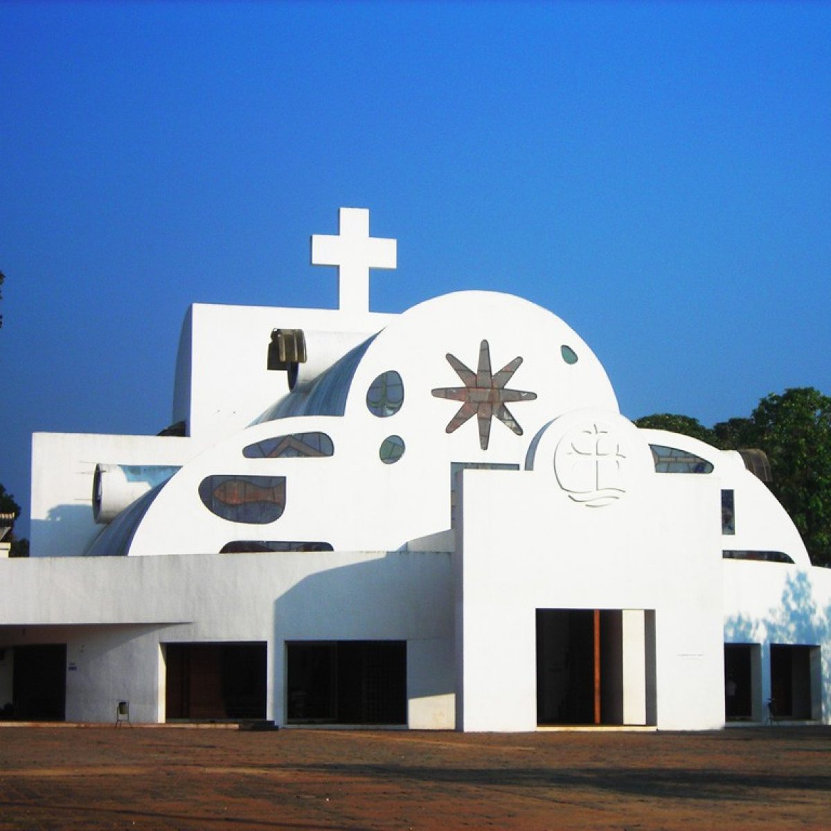 "50 Stars of Christmas" :Parumala Church,Kerala - Symbol of Syrian ...